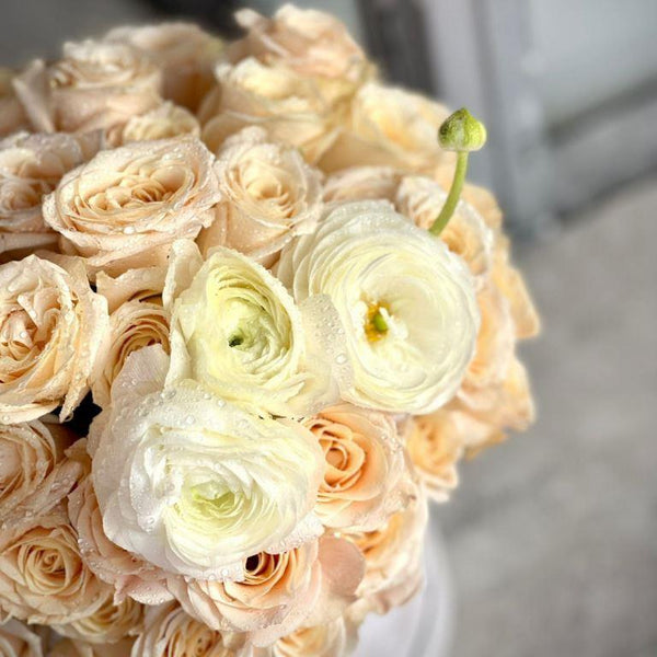 Spray Roses Flower Arrangement - Flower Lab